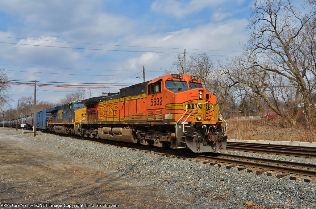 BNSF 5632